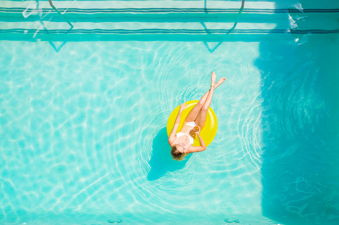 Aura Rooftop Pool Day Pass | ResortPass