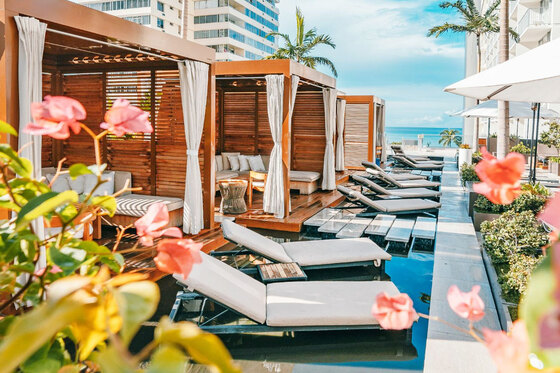 Alohilani Resort Waikiki Beach: Pool & Spa Day Pass Honolulu | ResortPass