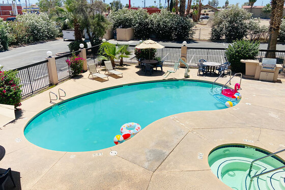 Days Inn by Wyndham Blythe: Pool & Spa Day Pass Blythe | ResortPass