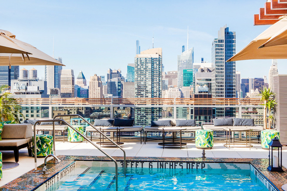 Somewhere Nowhere Rooftop at Renaissance NY Chelsea Hotel: Pool & Spa ...