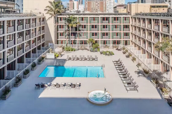 Hilton San Francisco Union Square: Pool & Spa Day Pass San Francisco ...