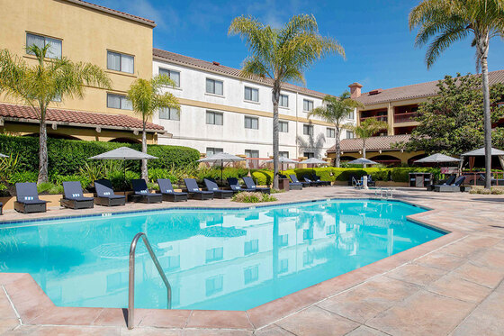 Doubletree by Hilton Sonoma Wine Country: Pool & Spa Day Pass Sonoma ...