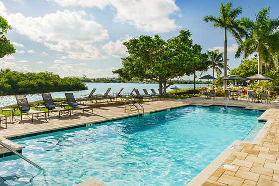 Fairfield Inn & Suites by Marriott Marathon Florida Keys: Pool & Spa ...