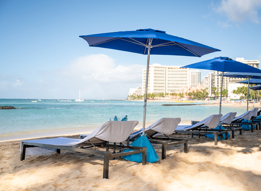 Queen’s Arbor Beach Lounge Rentals: Pool & Spa Day Pass Honolulu ...