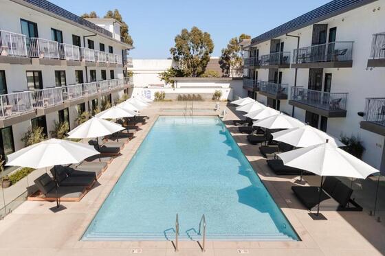 Lum Hotel Los Angeles: Pool & Spa Day Pass Los Angeles | ResortPass