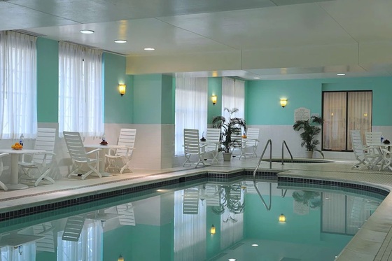 Hilton Garden Inn Virginia Beach Town Center: Pool & Spa Day Pass ...