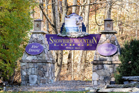 Snowbird Mountain Lodge: Pool & Spa Day Pass Robbinsville | ResortPass