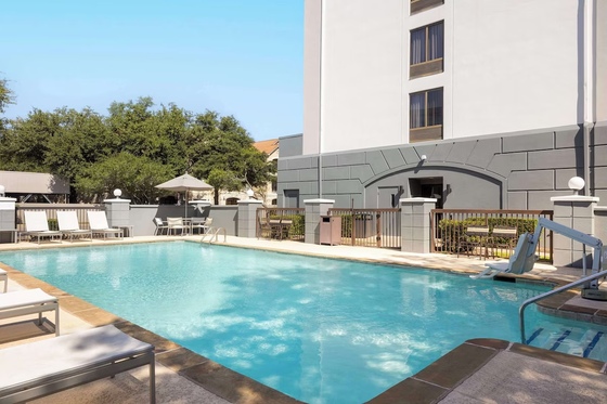 Hyatt Place Dallas-North/by the Galleria: Pool & Spa Day Pass Dallas ...