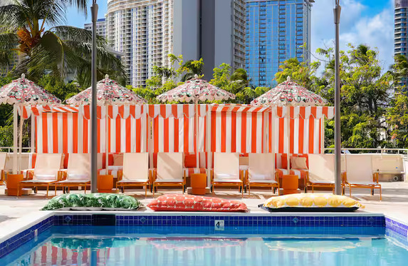 The Ambassador Hotel of Waikiki, Tapestry Collection by Hilton: Pool ...