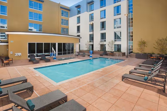 Hilton Garden Inn Burbank Los Angeles: Pool & Spa Day Pass Los Angeles ...