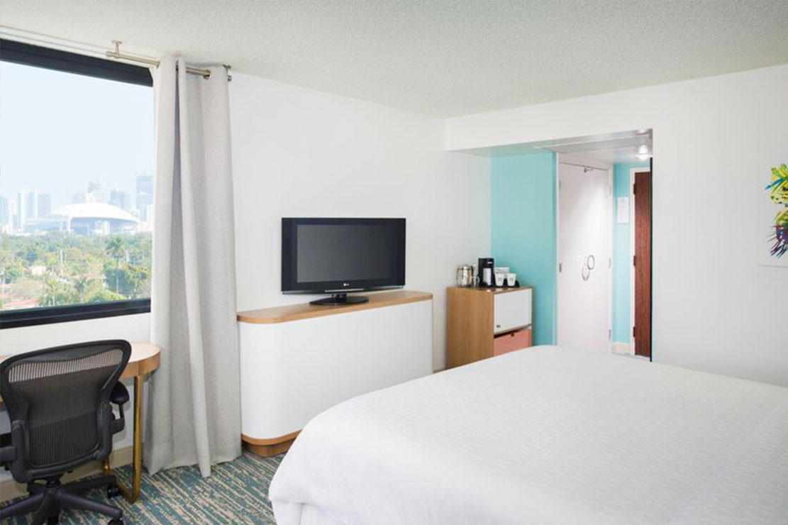 Sheraton Miami Airport Hotel Day Pass | ResortPass
