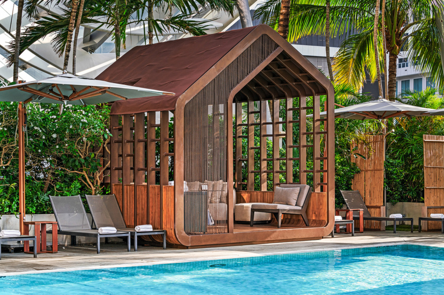 EAST Miami : Pool & Spa Day Pass Miami | ResortPass